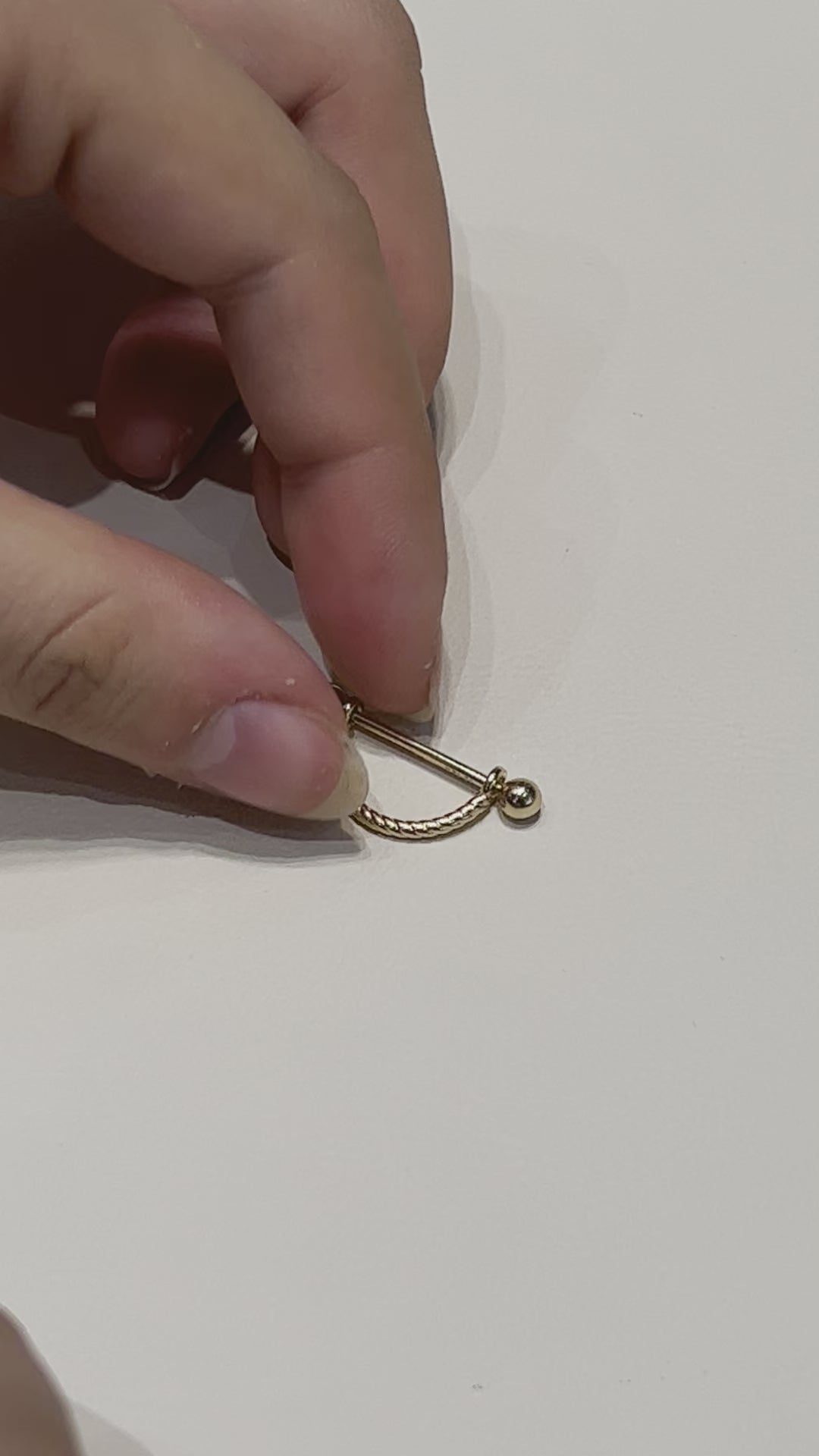 Twisted Nipple Piercing – Vanhess